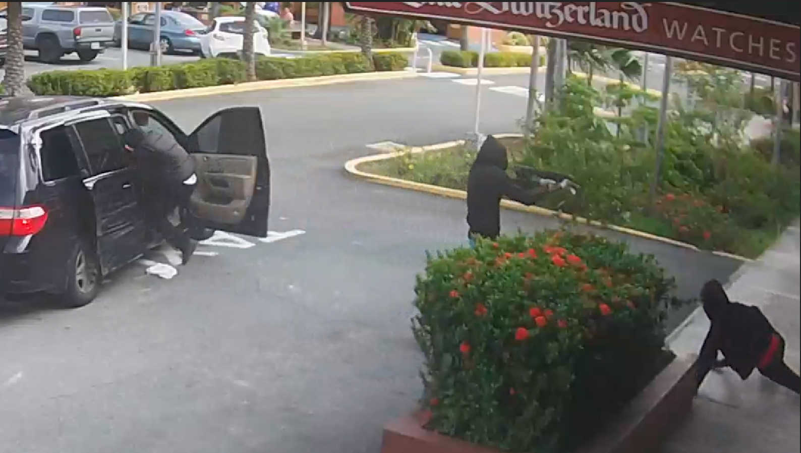 Watch | Police Provide Surveilance Footage of Robbery and Shooting at ...