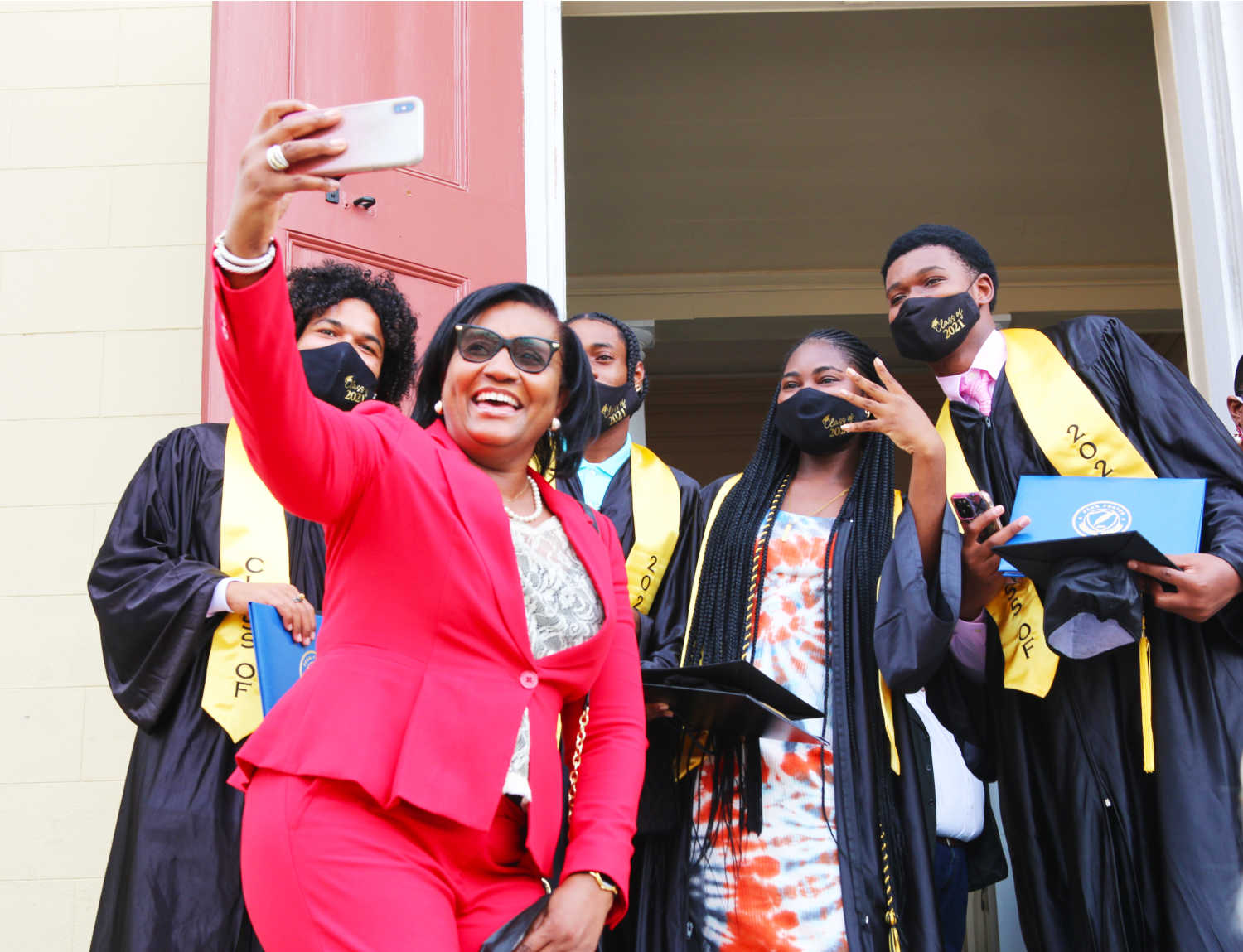 Frett-Gregory to MBW Graduates: It's Okay to Travel the Path Not Taken ...